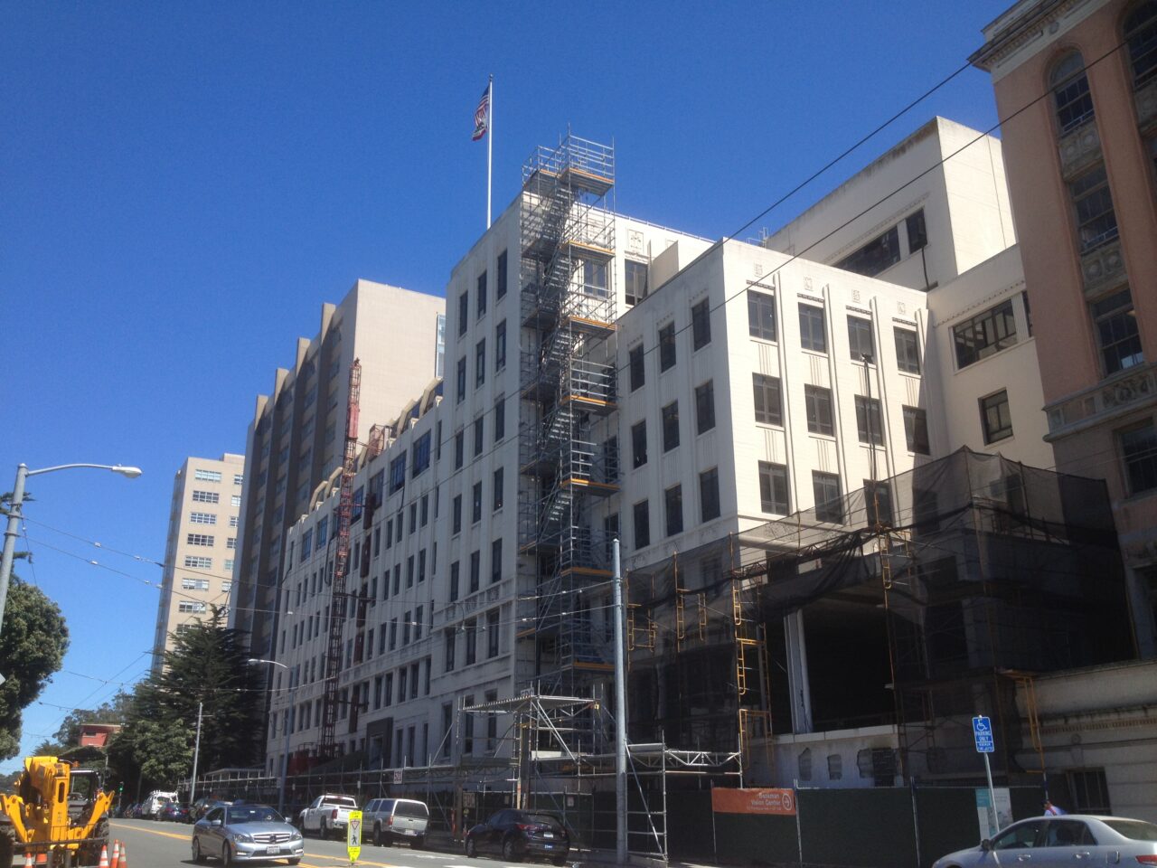 UCSF Hospital Medicine Moffitt-Long Nursing Station in San Francisco ...